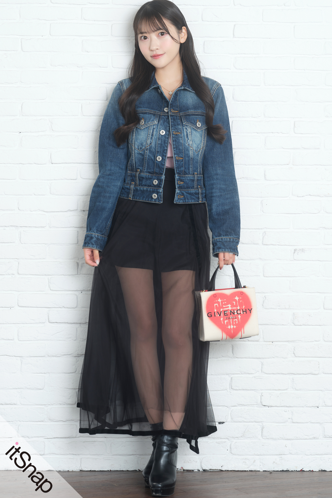 LOEWEのGジャン×SNIDELのチュール スカショーパンが似合いすぎて優勝！[宮島るりか]のコーディネート｜itSnap（イットスナップ）